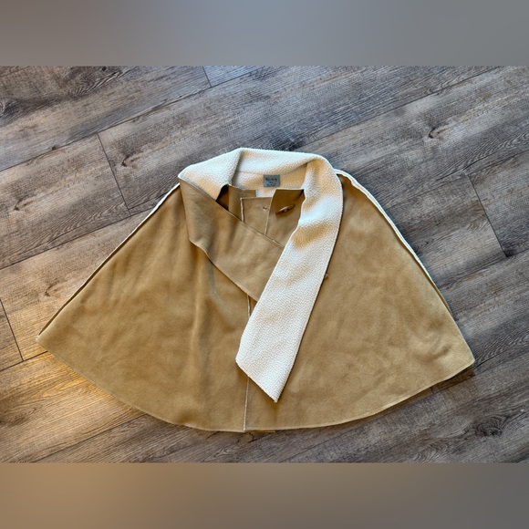 Kate Landry | Jackets & Coats | Kate Landry Tan And Cream Cape | Poshmark
